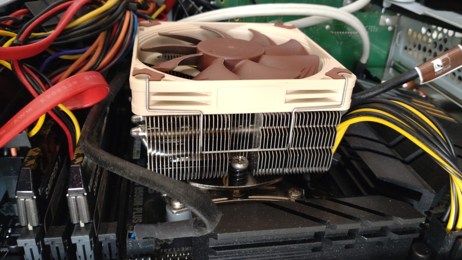 AMD「Ryzen 7 PRO 4750G」をINWIN IW-BL672 E Blackケースに入れて省スペースパソコンを自作してみた ...