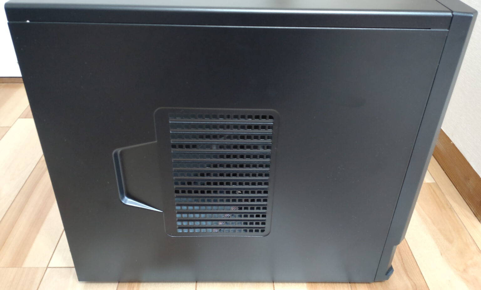 ミニタワー型PCケース（IN WINのEM-048）でゲーミングPCを組み立てられるか試してみた！ | にらのり雑記ブログ