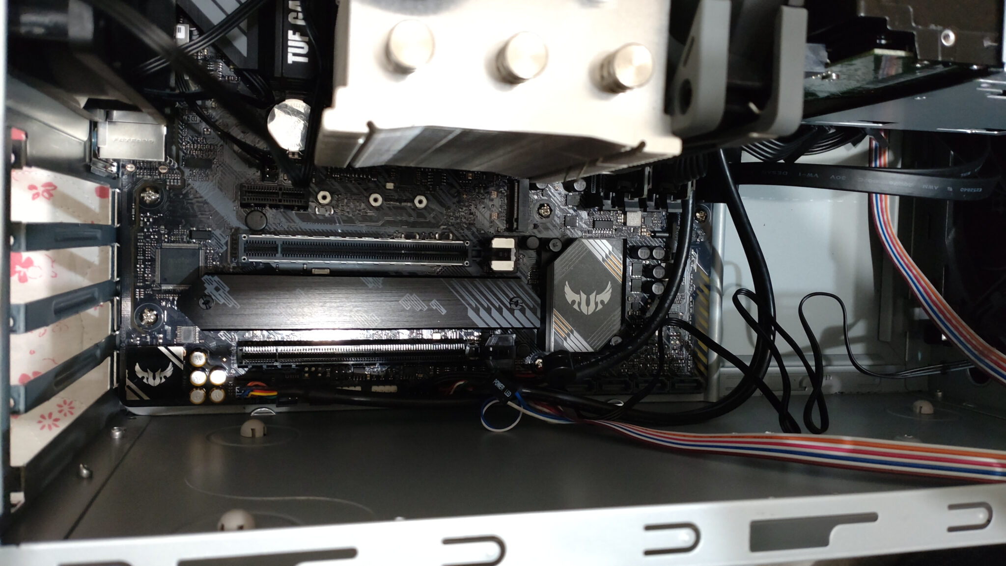 ミニタワー型PCケース（IN WINのEM-048）でゲーミングPCを組み立てられるか試してみた！ | にらのり雑記ブログ